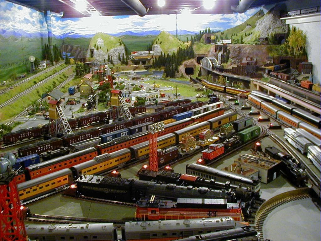 HO Scale Model Railroad Layouts - James Model Trains