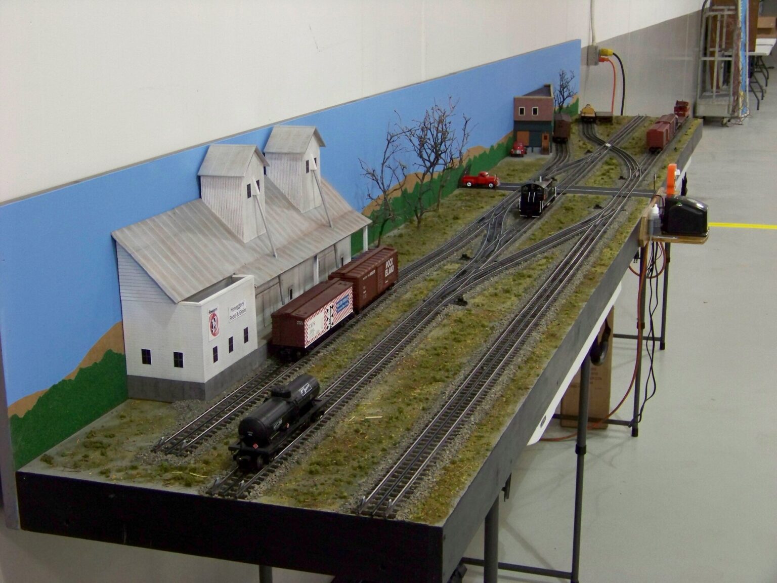 7 Unique O Gauge Layouts for Small Spaces - James Model Trains